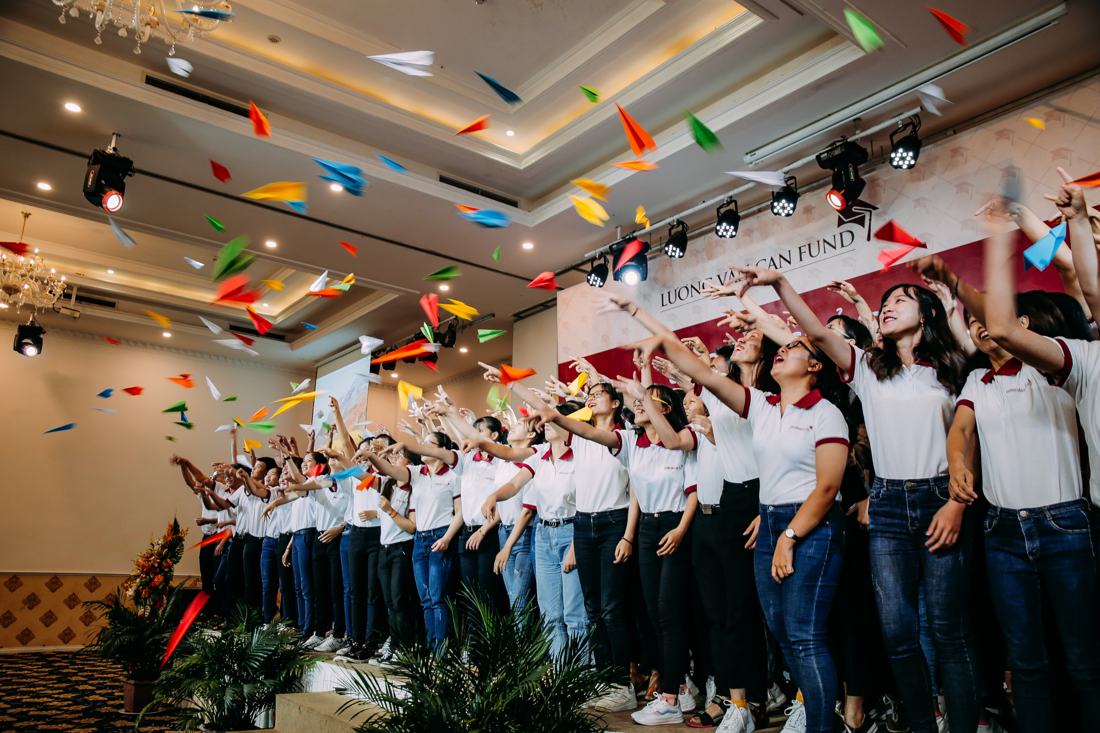 Luong Van Can Fund awarded scholarship for student to study abroad : LVC Foundation